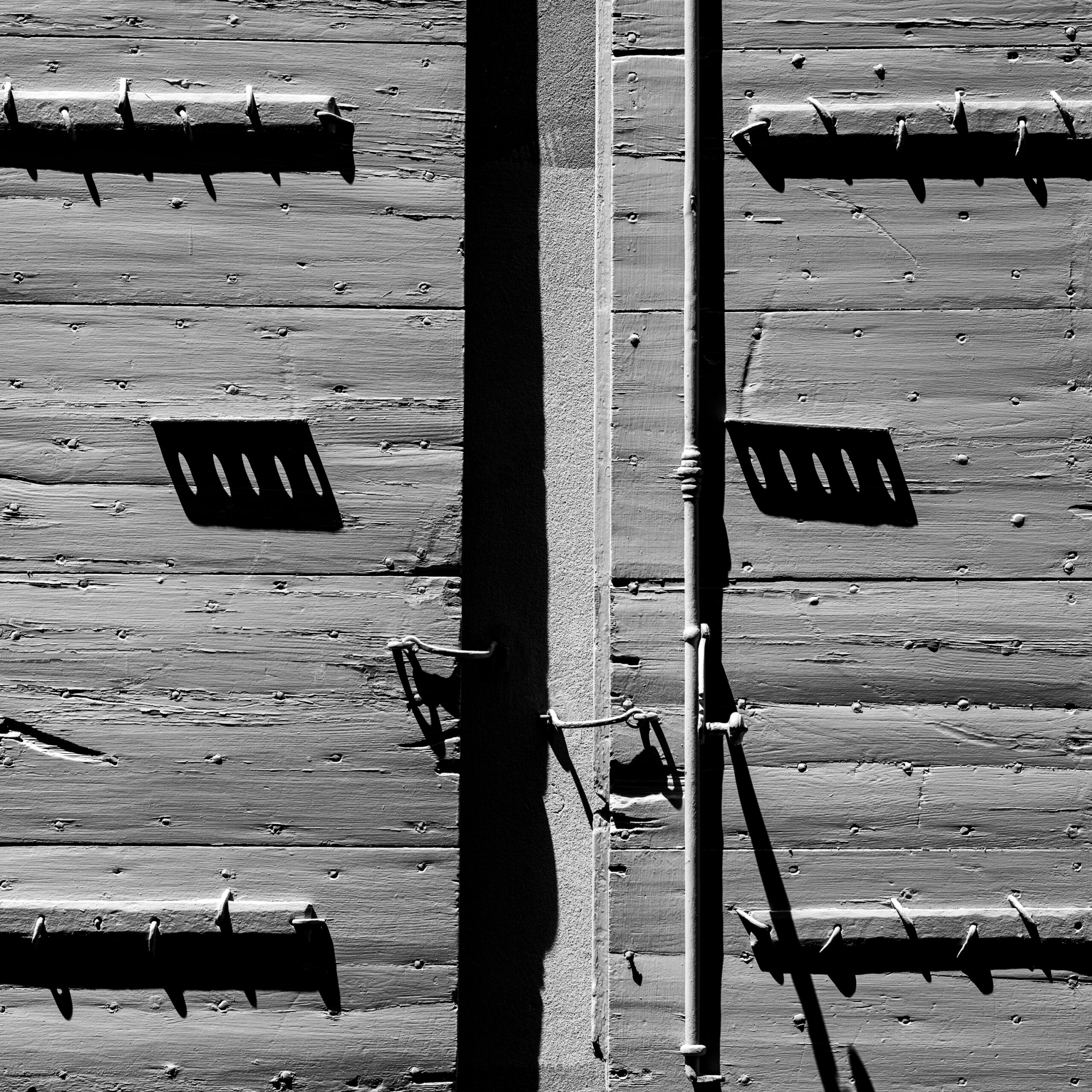 Wooden shutters (2024) - Adrian Schaub photography